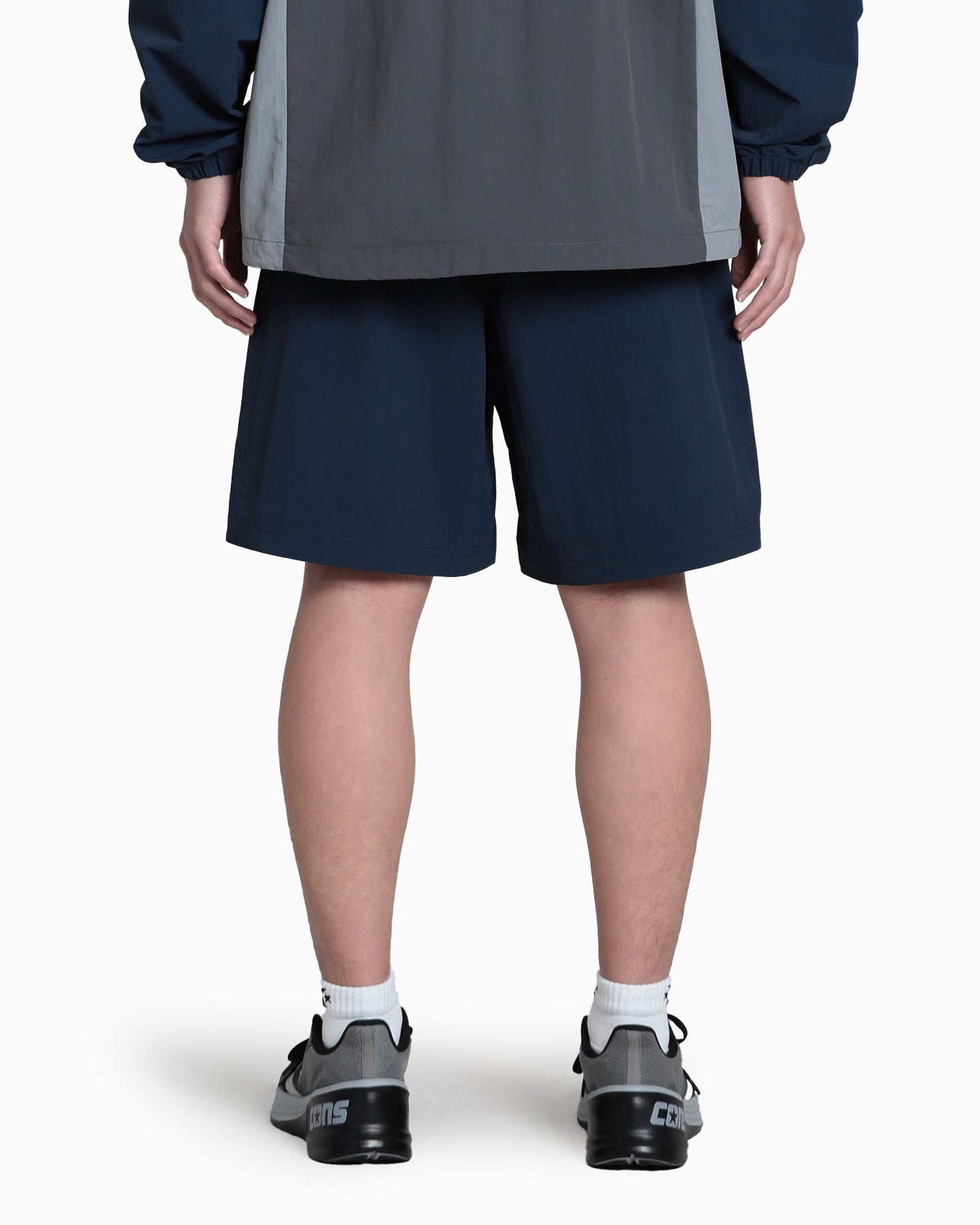 COLOR BLOCK WOVEN SHORTS (ネイビー)– コンバース オンライン ショップ | CONVERSE ONLINE SHOP