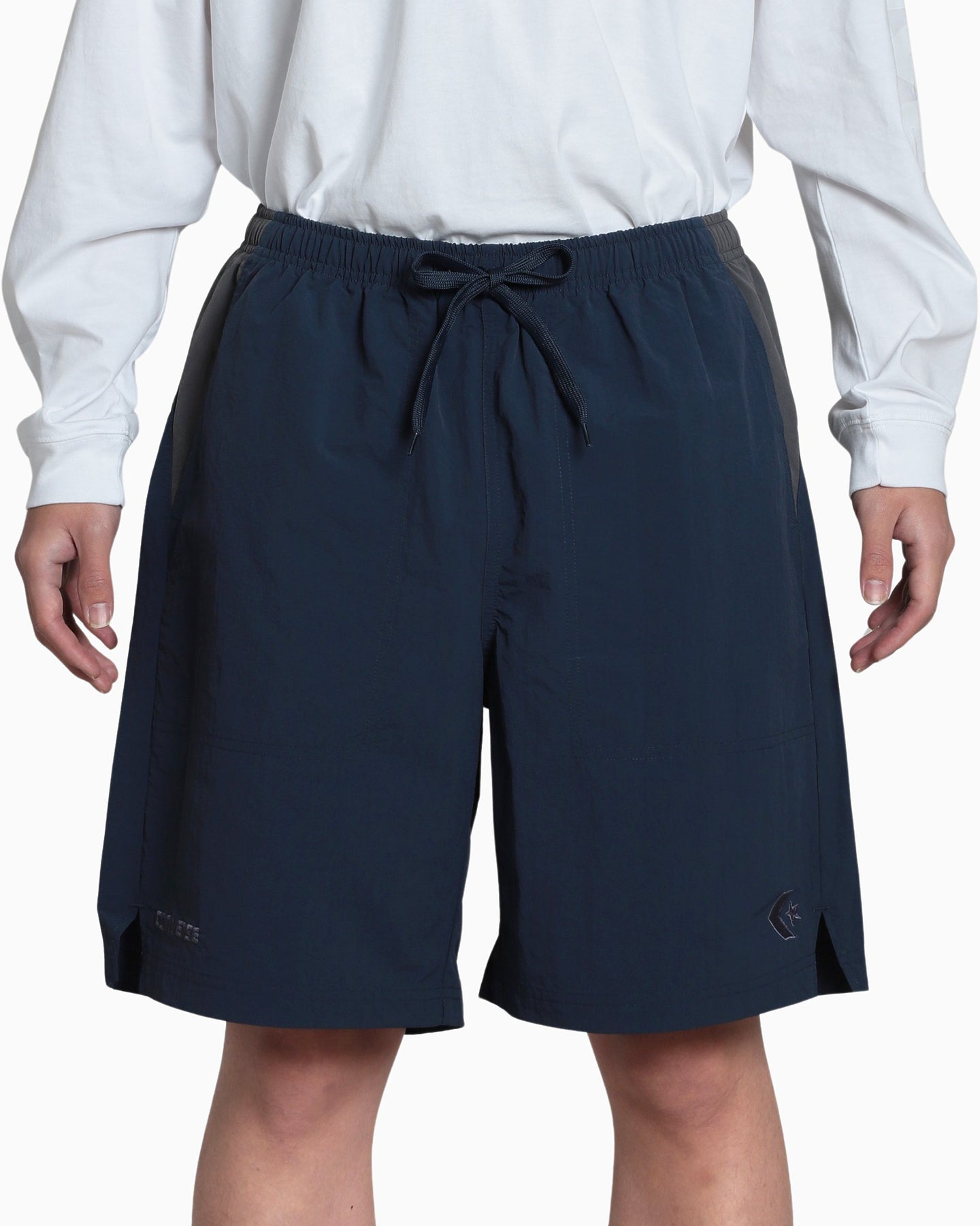 COLOR BLOCK WOVEN SHORTS (ネイビー)– コンバース オンライン ショップ | CONVERSE ONLINE SHOP