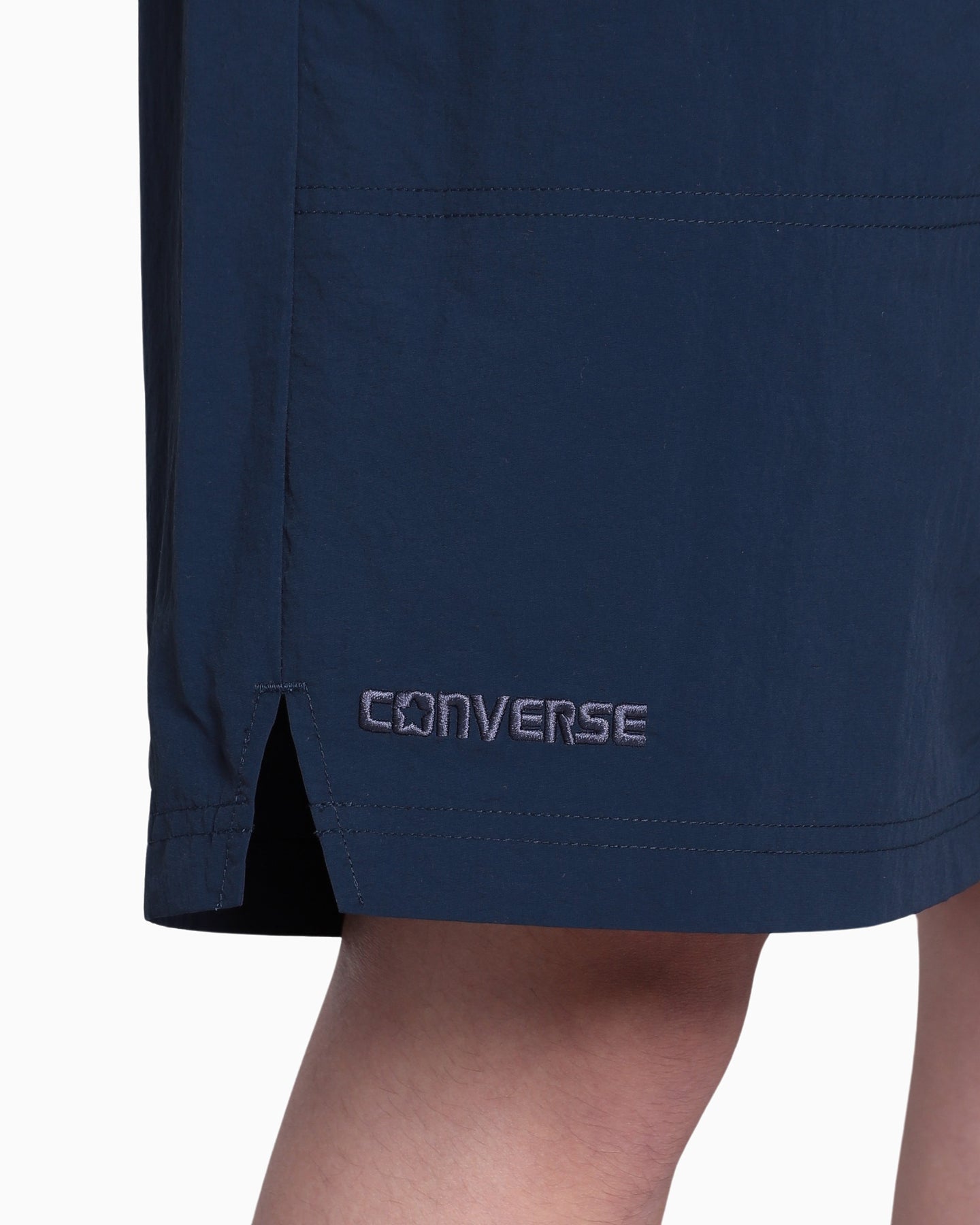 COLOR BLOCK WOVEN SHORTS (ネイビー)– コンバース オンライン ショップ | CONVERSE ONLINE SHOP